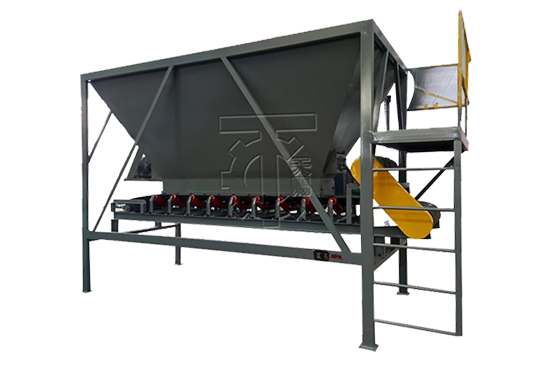 Fertilizer forklift feeding bin - Zhengzhou Tianci Heavy Industry ...